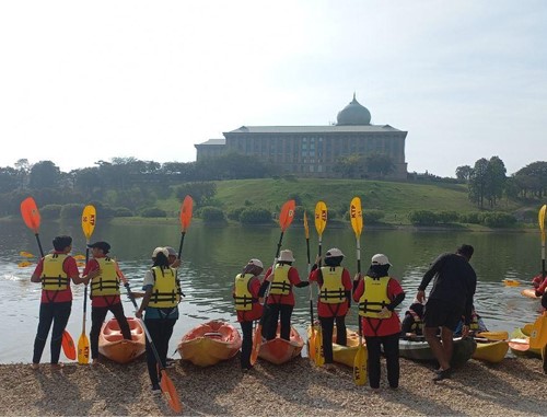 KAYAKING TRY-OUT